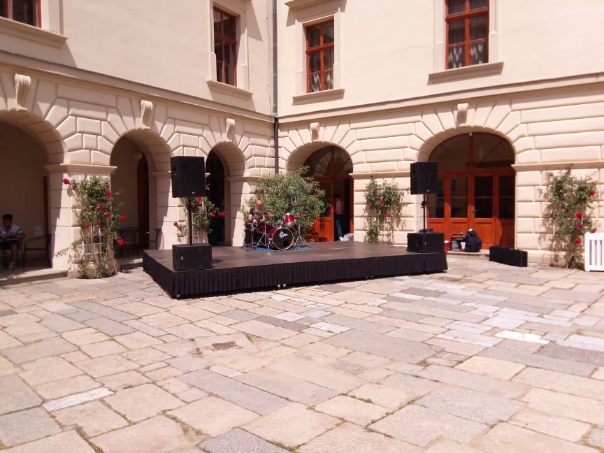 Mobilní podium bazar - prodej použité techniky | New Time Events